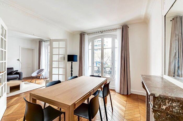 Bassin de la Villette, Paris 19ème arrondissement : Appartement 4 pièces à louer