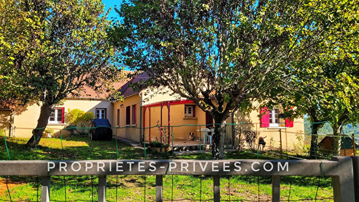 Maison à vendre - Plazac - 6 pièces - 4 chambres