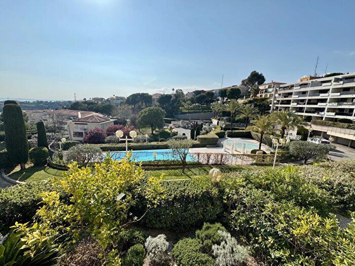 Appartement à vendre - Nice, Saint-Pierre de Feric - 4 pièces - 4 chambres