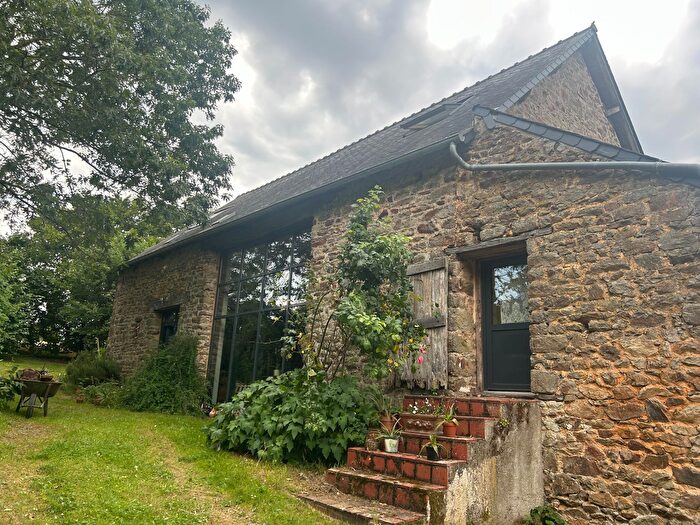 Villaines-la-Juhel : Maison 6 pièces à vendre