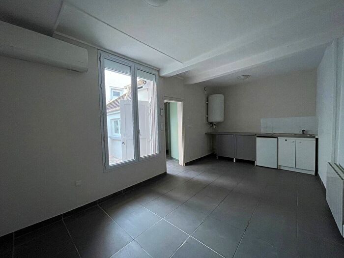 Appartement à louer - Haute Ville-Basse Ville, Chartres - 2 pièces - 1 chambre