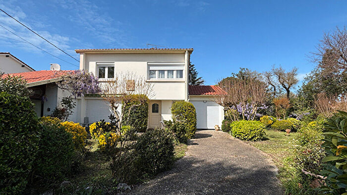 Maison à vendre - La Teste-de-Buch, Les Chênes Verts, Bordes, Clair-Bois, Pinède de Conteau - 4 pièces - 3 chambres