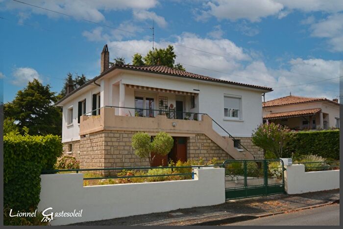 Maison à vendre - Pineuilh - 9 pièces - 5 chambres