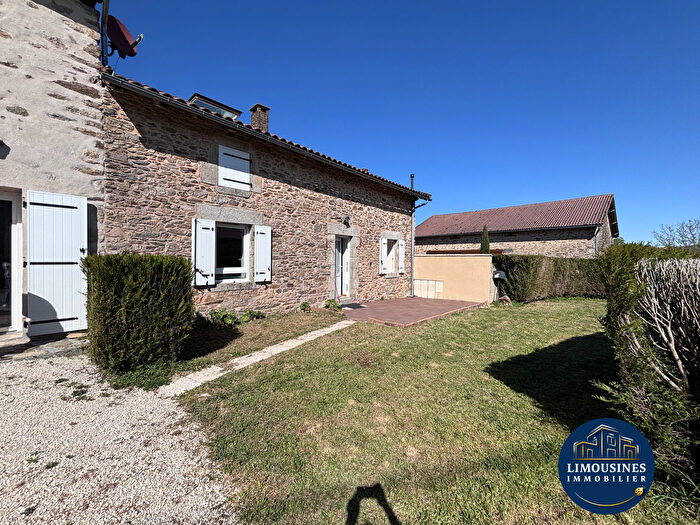 Maison 8 pièces à Les Cars, à vendre