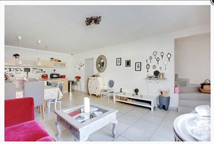 Appartement à louer - Houilles, Centre-ville - 6 pièces - 4 chambres