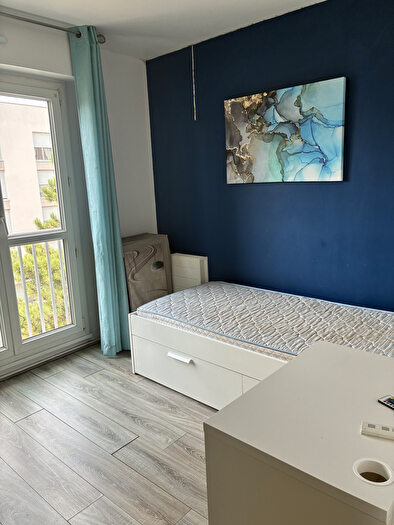 Les Ulis, Nord, Centre-Est : Appartement 1 pièce à louer