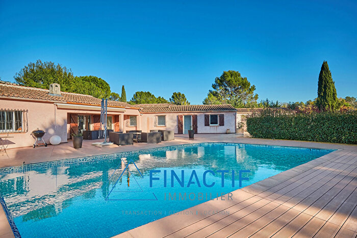 Maison à vendre - Châteauneuf-le-Rouge - 8 pièces - 6 chambres