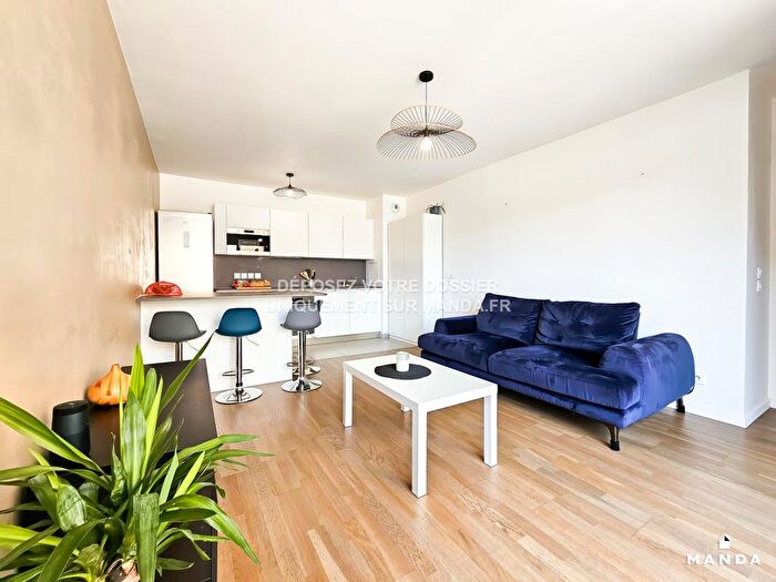 Asnières-sur-Seine, Gresillons, Voltaire : Appartement 3 pièces à louer