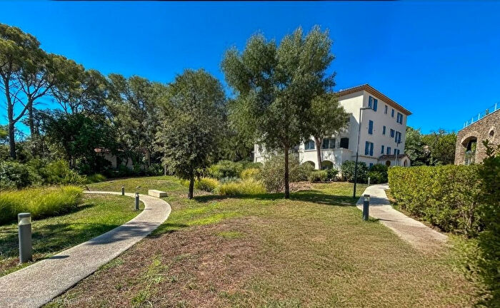 Appartement à vendre - Cavalaire-sur-Mer, Pierrugues, Mannes, Canissons - 3 pièces - 2 chambres