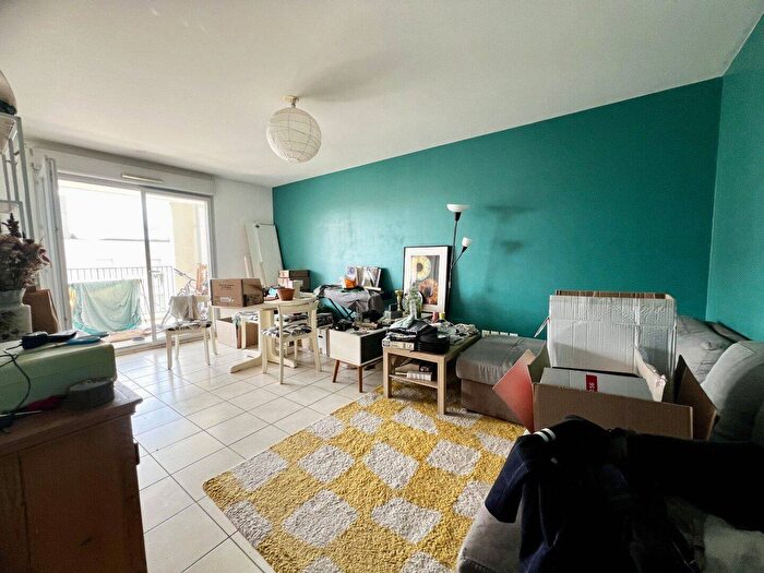 Charpennes-Tonkin, Villeurbanne : Appartement 3 pièces à louer
