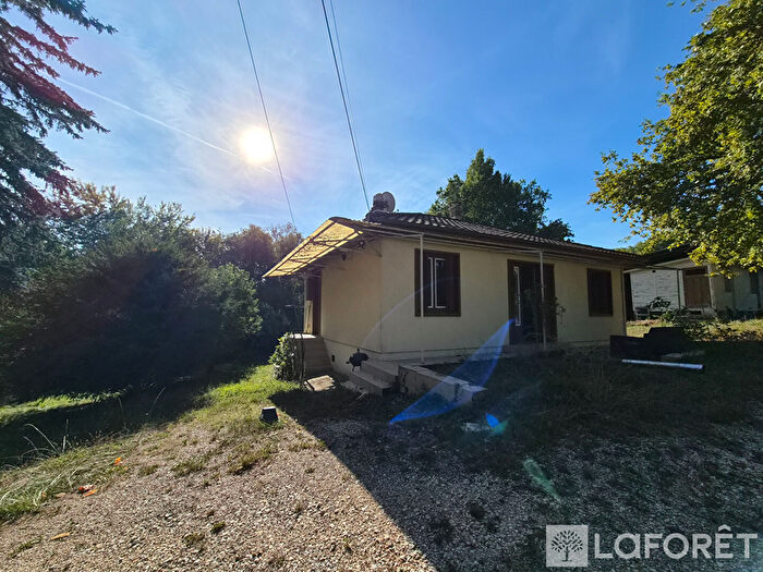 Maison 3 pièces à louer à Atur