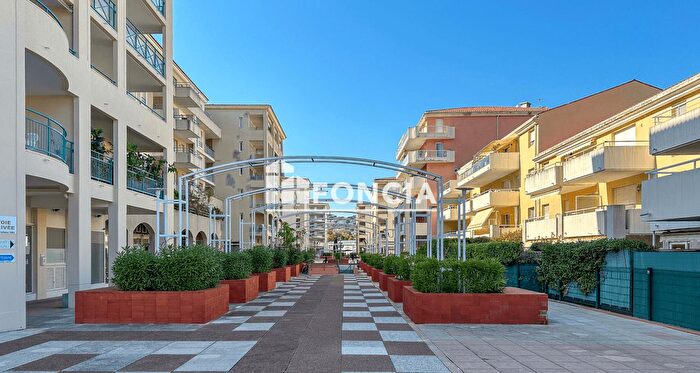 Appartement à vendre - Antibes, Antibes-les-Pins, Trianon, Le Fournel, Peyregoue - 2 pièces - 1 chambre