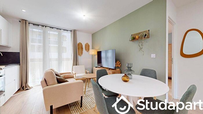 Appartement à louer - Saint Roch, Toulon - 1 pièce - 2 chambres