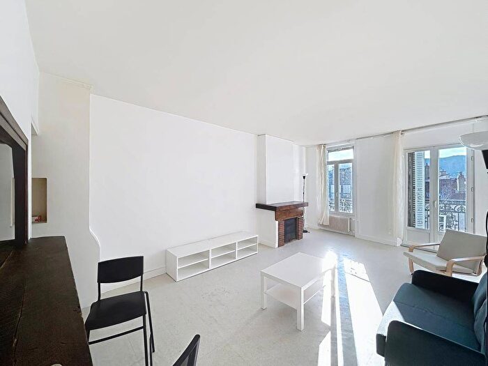 Appartement à louer - Ballainvilliers, Clermont-Ferrand - 2 pièces - 1 chambre