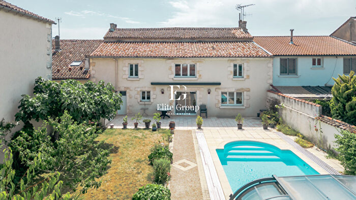 Châteauneuf-sur-Charente - Maison 9 pièces à vendre