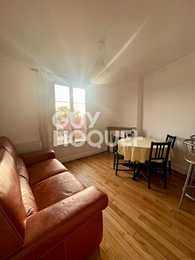 Suresnes, République : Appartement 2 pièces à louer