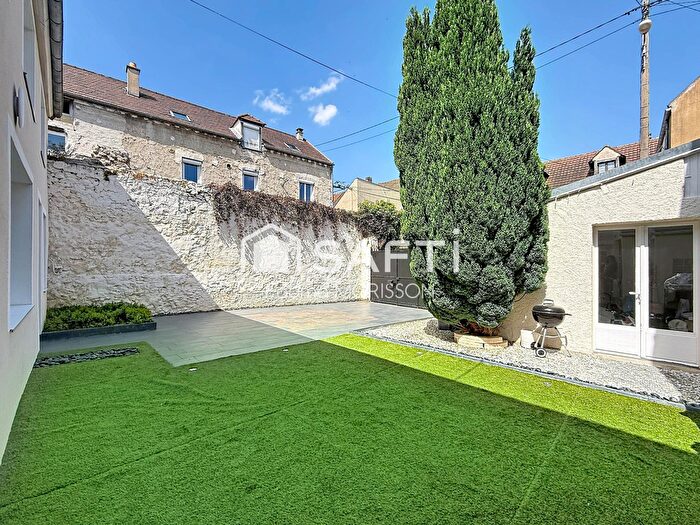 Chanteloup-les-Vignes : Maison 5 pièces à vendre