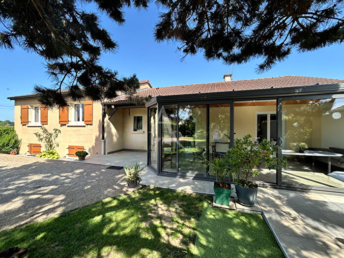 Maison 7 pièces à vendre à Charnay-lès-Mâcon
