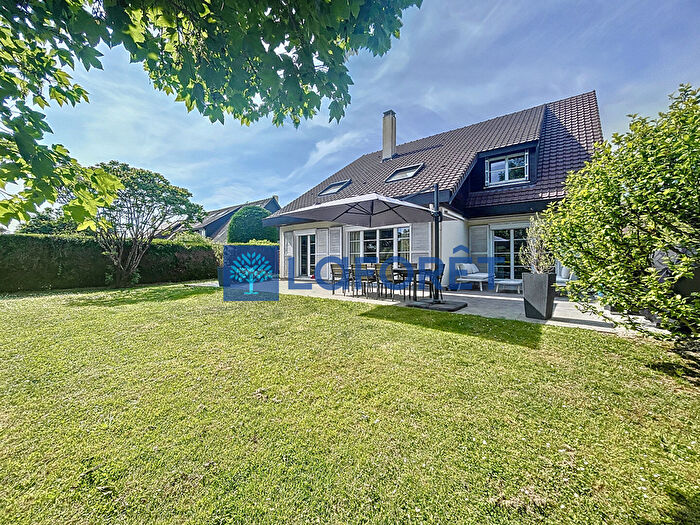 Maison 8 pièces à louer à Chavenay