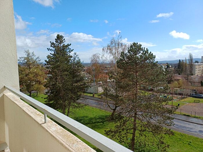 Appartement à louer - Luxeuil-les-Bains - 4 pièces - 2 chambres