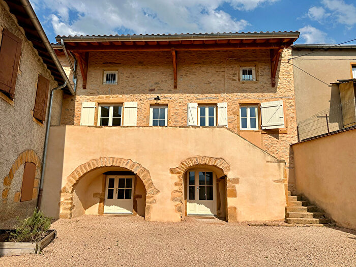 Maison 5 pièces à louer à Oingt