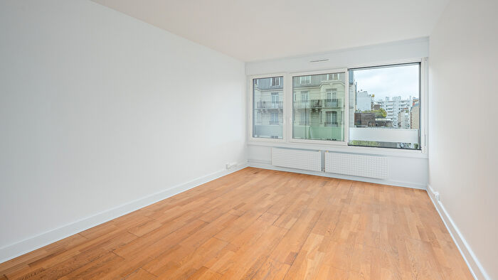 Appartement à louer - Paris e , Georges Brassens - 4 pièces - 3 chambres