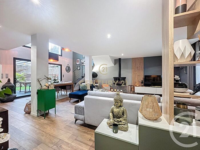 Maison à vendre - Noisy-le-Grand, Est - 7 pièces - 4 chambres