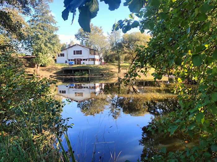 Maison à vendre - Saint-Auvent - 5 pièces - 4 chambres