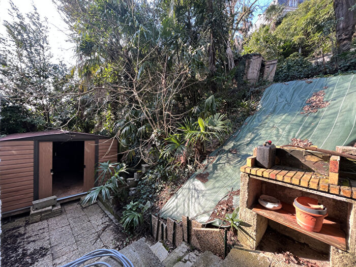 Appartement à vendre - Pau, Centre-ville - 4 pièces - 3 chambres