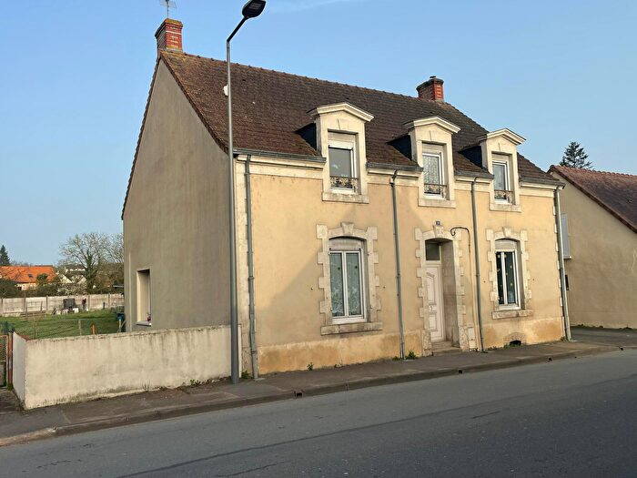 Maison à vendre - Noyen-sur-Sarthe - 6 pièces - 4 chambres