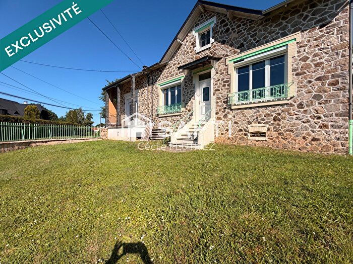 Maison 4 pièces à Salon-la-Tour, à vendre
