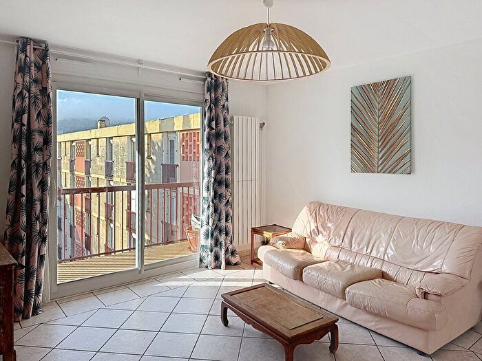 Appartement à louer - Val Saint-André, Arc, La Torse, Aix-en-Provence - 4 pièces - 3 chambres