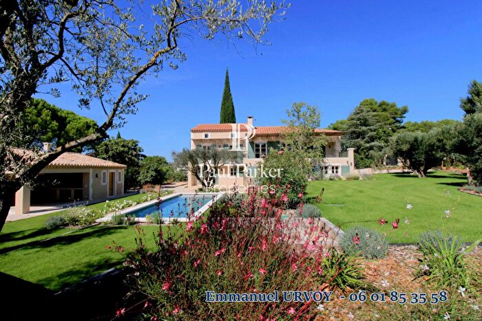 Maison à vendre - Paradou - 8 pièces - 5 chambres