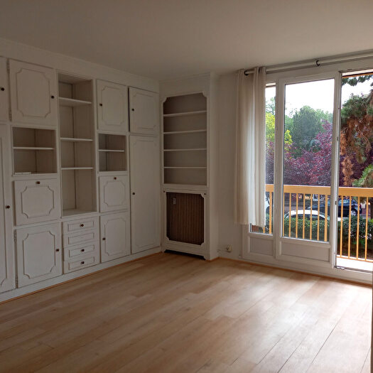 Marly-le-Roi, Village, Ombrages, Montbâti, Gare : Appartement 2 pièces à louer