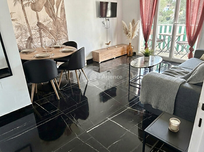 Appartement à vendre - Vallauris, Centre-ville - 2 pièces - 1 chambre