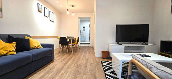 Appartement à vendre - Pau, Centre-ville - 3 pièces - 2 chambres