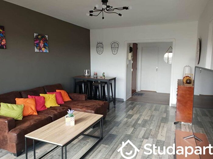 Appartement à louer - Mousseau-Bonhomme en Pierre, Évry-Courcouronnes - 1 pièce - 2 chambres