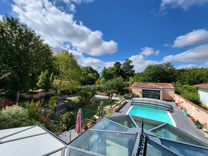 Maison à vendre - Saint-Jean-dAngély - 10 pièces - 5 chambres