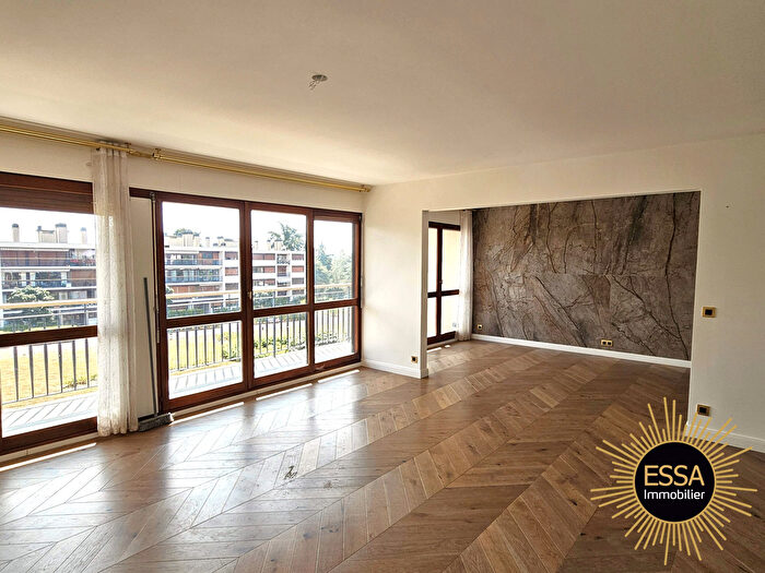 Noisy-le-Roi : Appartement 8 pièces à vendre