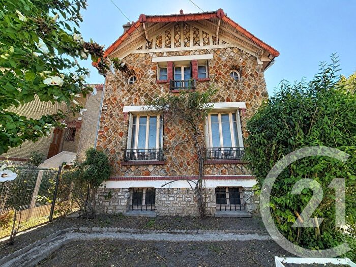 Maison 4 pièces à vendre à Montmagny, Jules Ferry, Trois Communes, Acacias