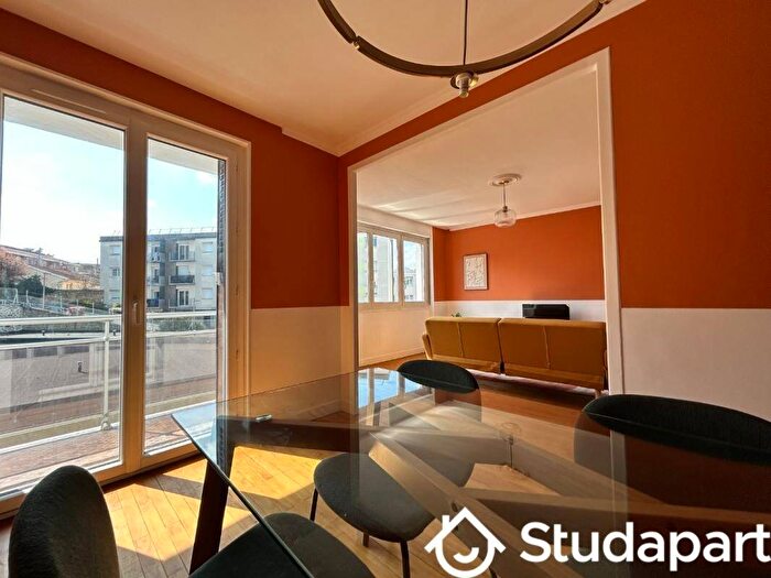 Appartement à louer - Leon Blum-La Raye Dieu, Clermont-Ferrand - 1 pièce - 3 chambres