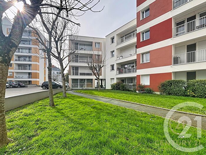 Appartement à vendre - Quartiers Sud-Est, Cimetière de lEst - 3 pièces - 2 chambres