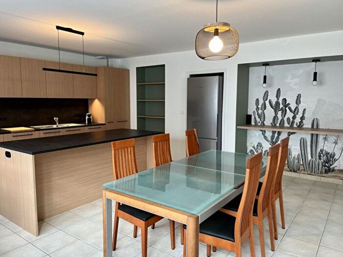 Maison à louer - Noyal-Châtillon-sur-Seiche - 6 pièces - 1 chambre
