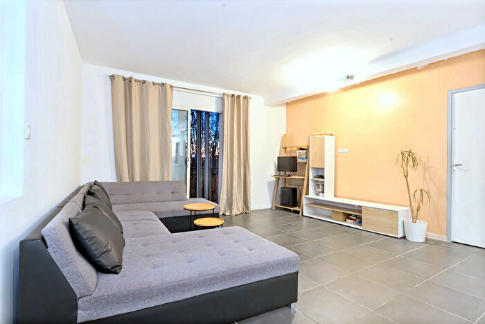 Appartement à vendre - Lunel, Centre-ville, Gare - 5 pièces - 4 chambres