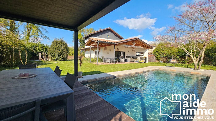 Maison à vendre - Saint-Jean-de-Blaignac - 5 pièces - 3 chambres