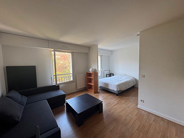 Chaville, Rive Droite, Les Vignes : Appartement 2 pièces à vendre