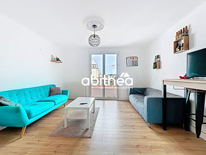 Appartement à louer - Béziers - 5 pièces - 4 chambres