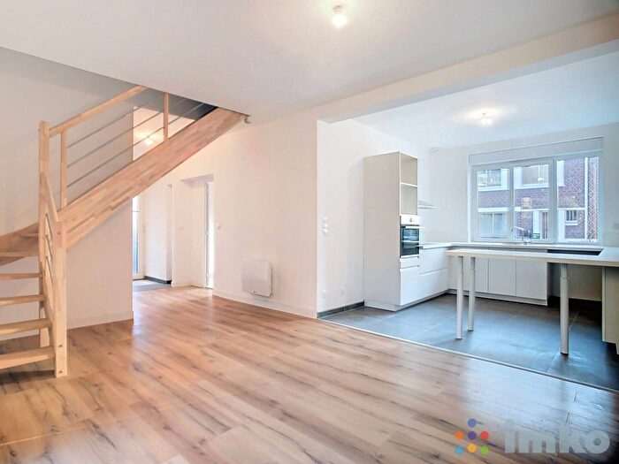 Maison à louer - Croisé Laroche-Rouges Barres, Marcq-en-Bar ul - 4 pièces - 3 chambres