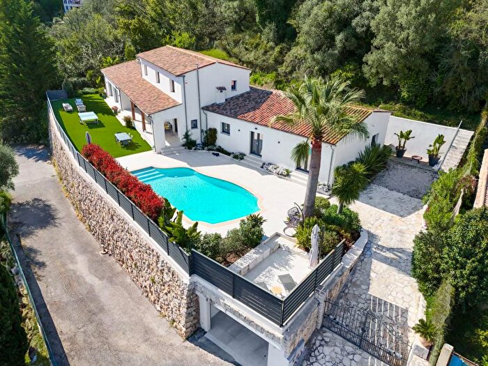 Tourrettes-sur-Loup - Maison 6 pièces à vendre