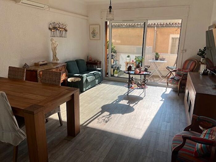 Appartement à vendre - Nîmes, Gare - 3 pièces - 2 chambres